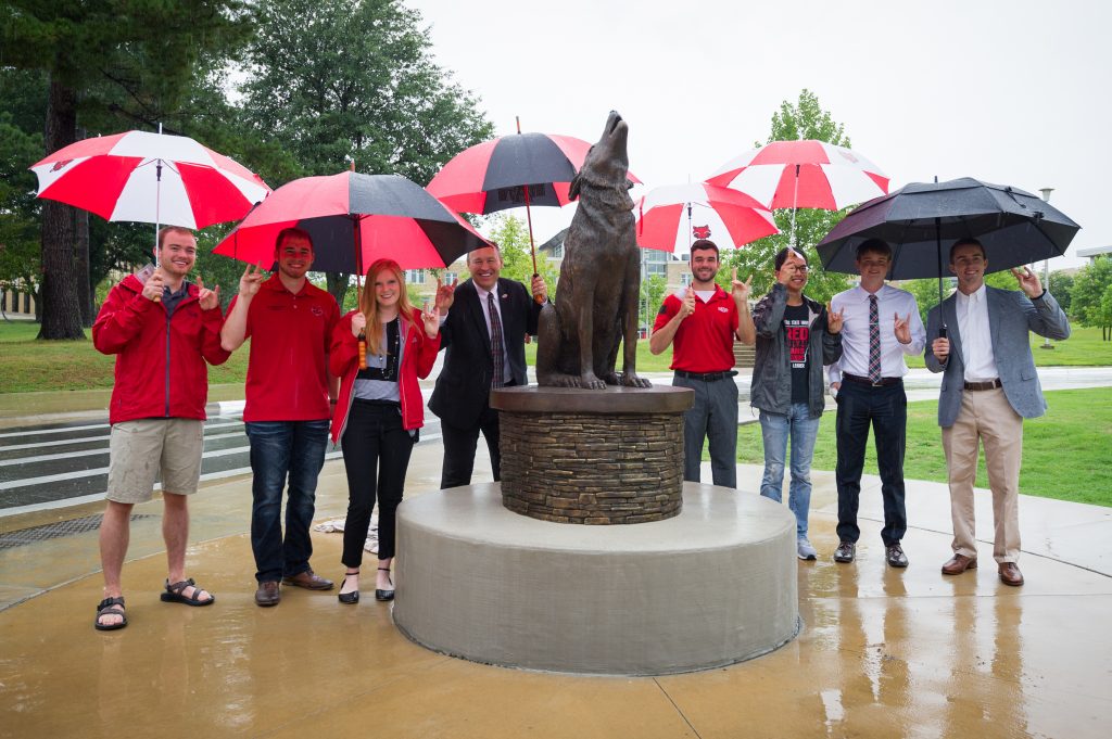 Red Wolf Statue Unveiled on A-State Campus - NEA Report